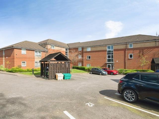 1 bedroom ground flat for sale