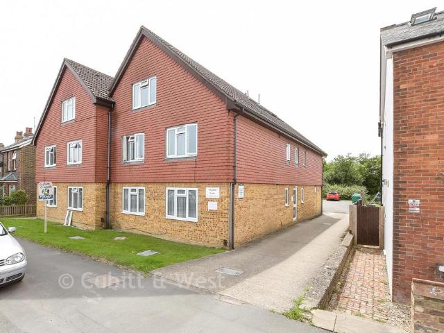 1 bedroom ground flat for sale