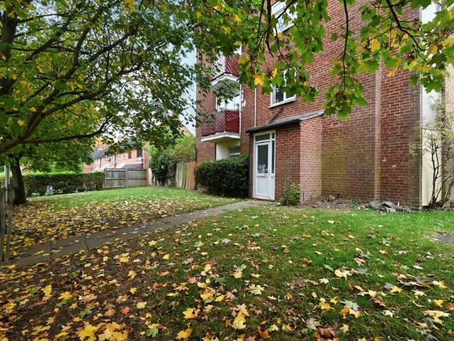 1 bedroom ground flat for sale