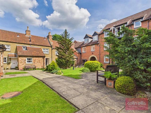 1 bedroom ground flat for sale
