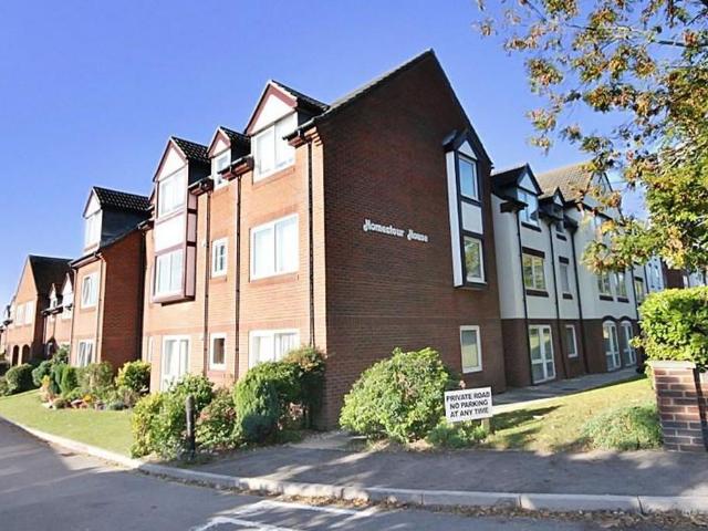 1 bedroom ground flat for sale