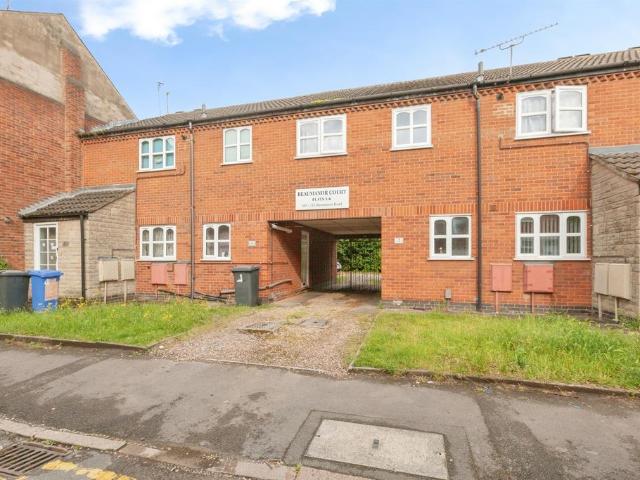 1 bedroom ground flat for sale