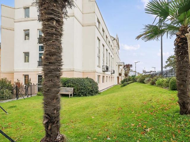 1 bedroom ground flat for sale