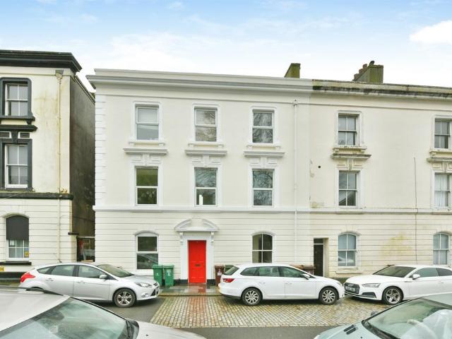 1 bedroom ground flat for sale