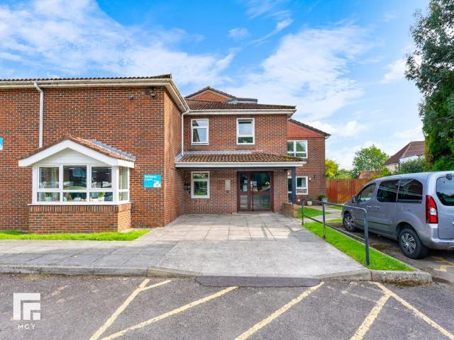 1 bedroom ground flat for sale
