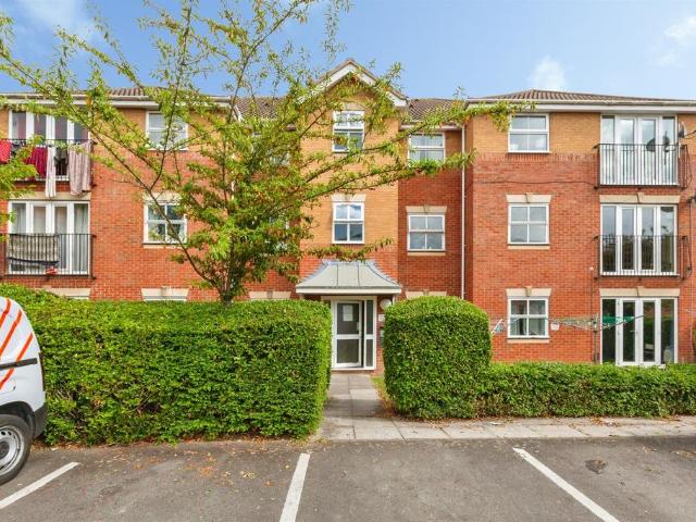 1 bedroom ground flat for sale