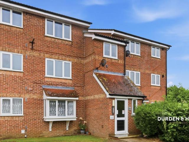 1 bedroom ground flat for sale