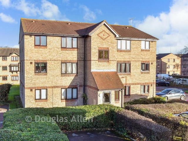 1 bedroom ground flat for sale