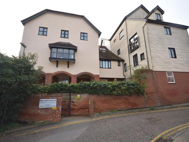 1 bedroom ground flat for sale