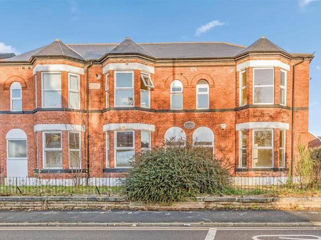 1 bedroom ground flat for sale
