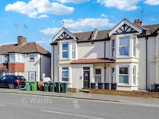 1 bedroom ground flat for sale