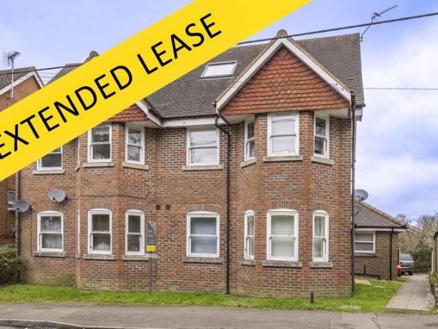 1 bedroom ground flat for sale