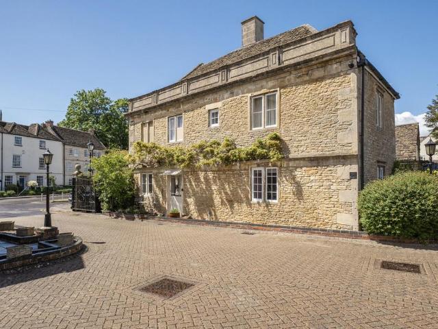 1 bedroom ground flat for sale