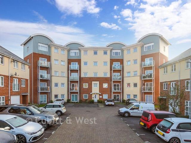 1 bedroom ground flat for sale