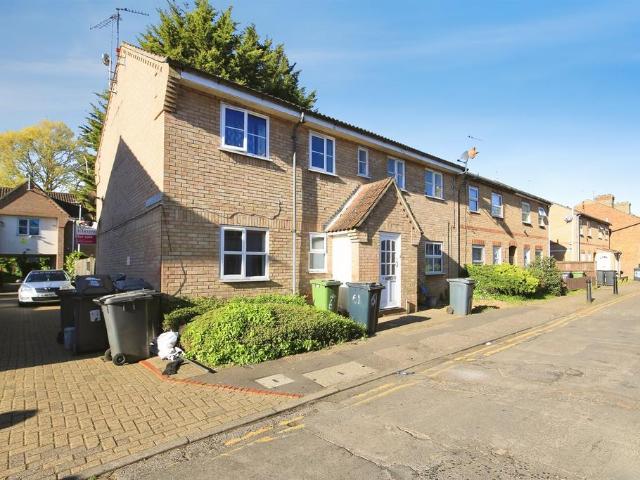 1 bedroom ground flat for sale