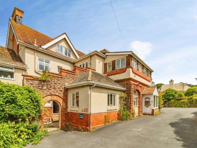 1 bedroom ground flat for sale