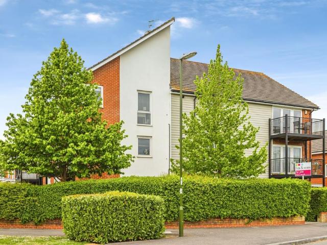 1 bedroom ground flat for sale