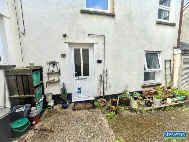 1 bedroom ground flat for sale