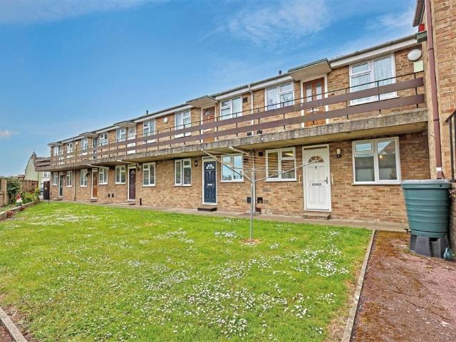 1 bedroom ground flat for sale