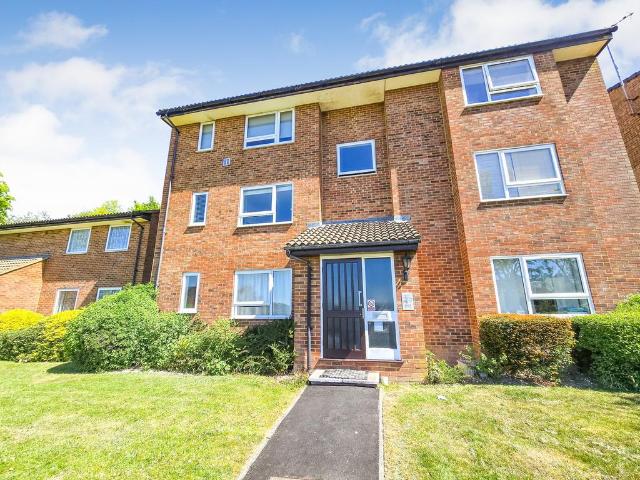 1 bedroom ground flat for sale