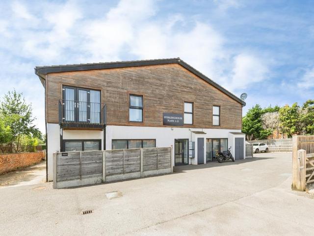 1 bedroom ground flat for sale