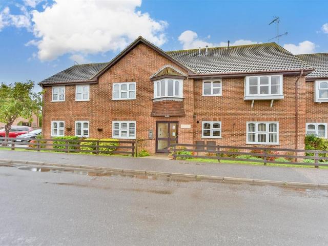 1 bedroom ground flat for sale