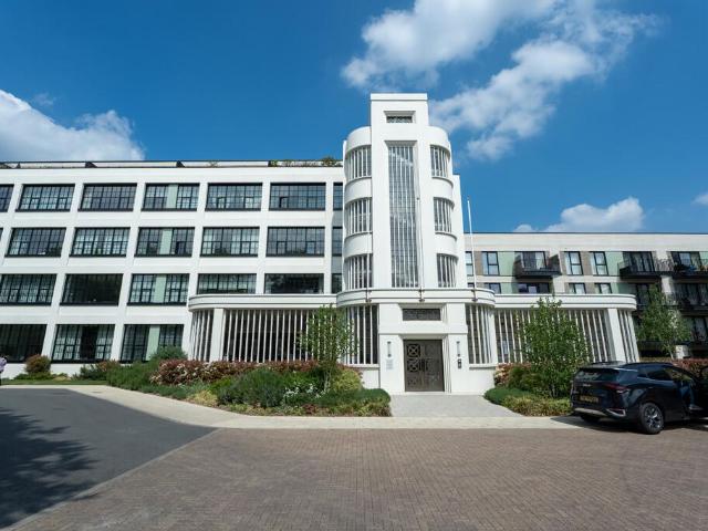1 bedroom ground flat for sale