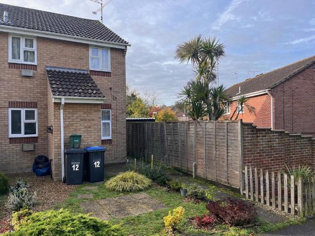 1 bedroom ground flat for sale