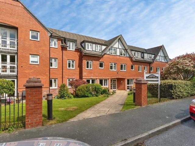 1 bedroom ground flat for sale