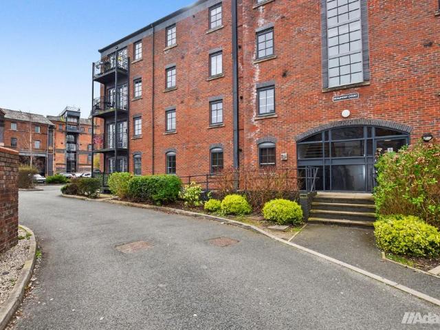 1 bedroom ground flat for sale