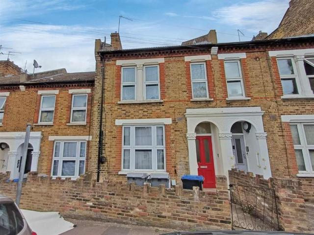 1 bedroom ground flat for sale