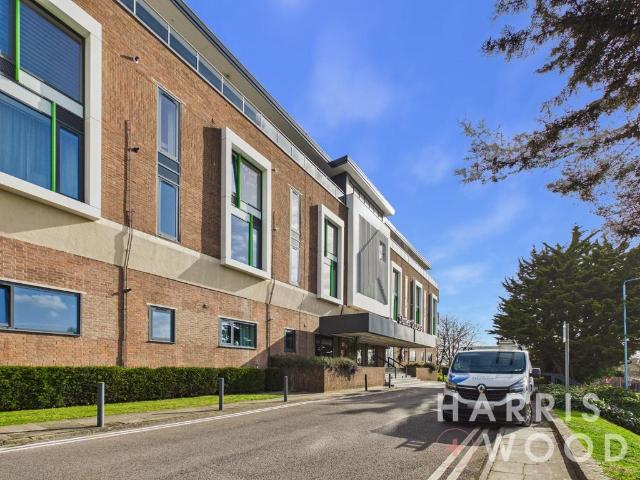 1 bedroom ground flat for sale