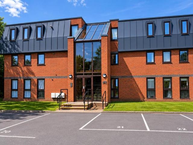 1 bedroom ground flat for sale