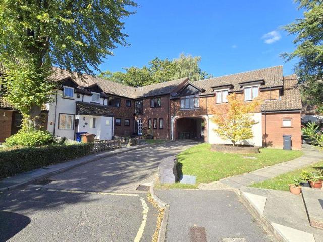 1 bedroom ground flat for sale