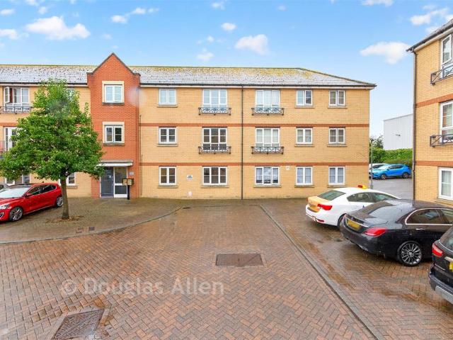 1 bedroom ground flat for sale