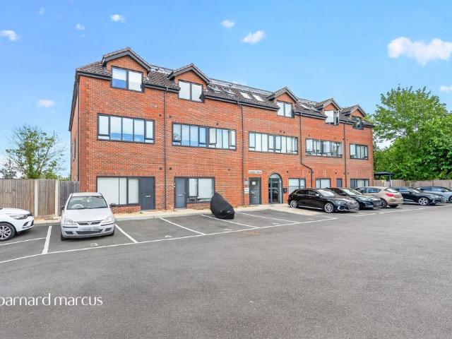 1 bedroom ground flat for sale