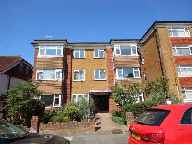 1 bedroom ground flat for sale