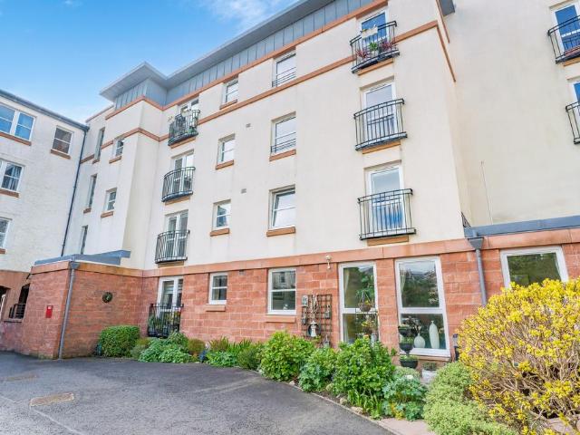 1 bedroom ground flat for sale
