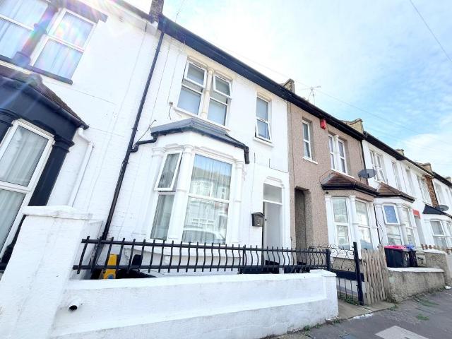1 bedroom ground flat for sale