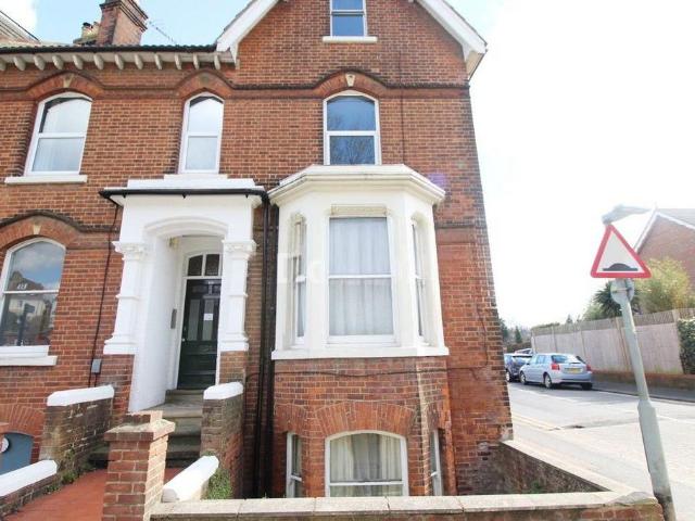 1 bedroom ground flat for sale