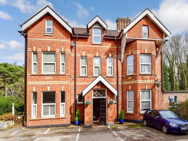 1 bedroom ground flat for sale
