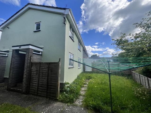 1 bedroom ground flat for sale