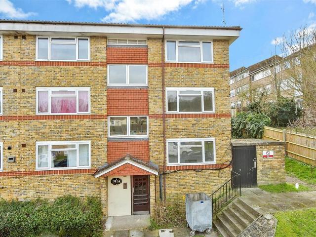 1 bedroom ground flat for sale