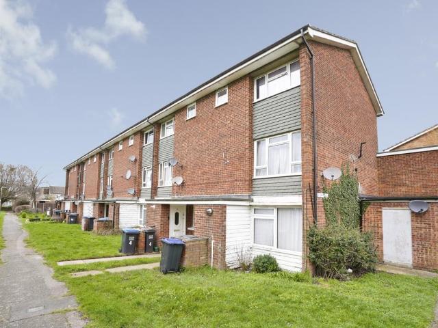 1 bedroom ground flat for sale