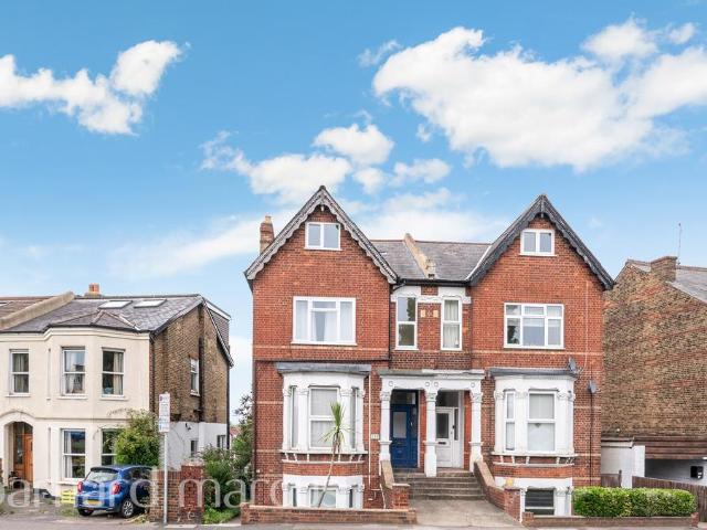 1 bedroom ground flat for sale