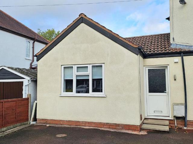 1 bedroom ground flat to rent