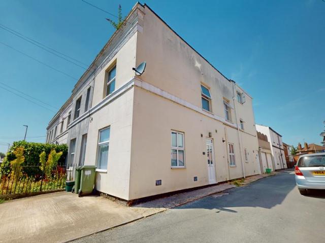 1 bedroom ground flat to rent