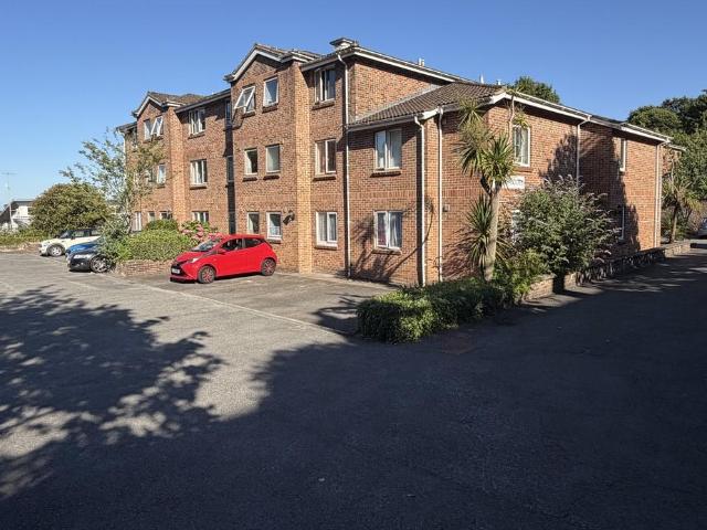 1 bedroom ground flat to rent