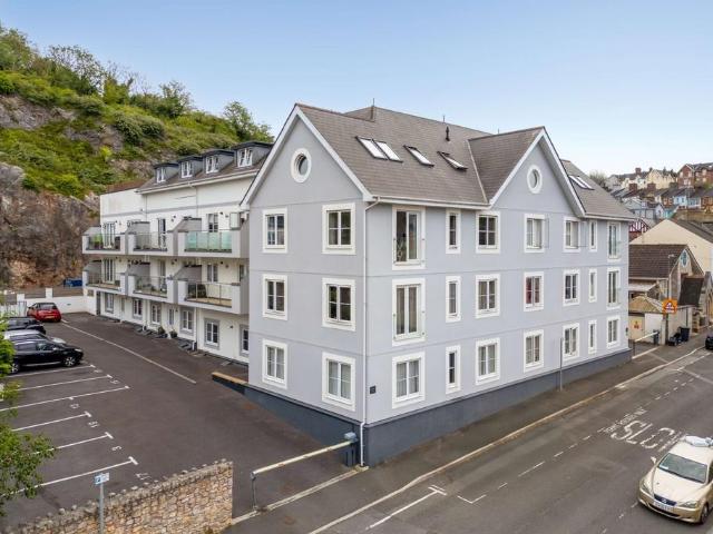 1 bedroom ground flat to rent