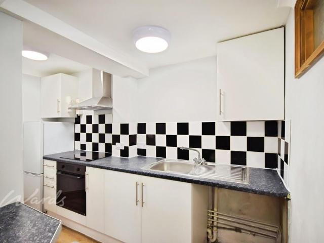 1 bedroom ground flat to rent